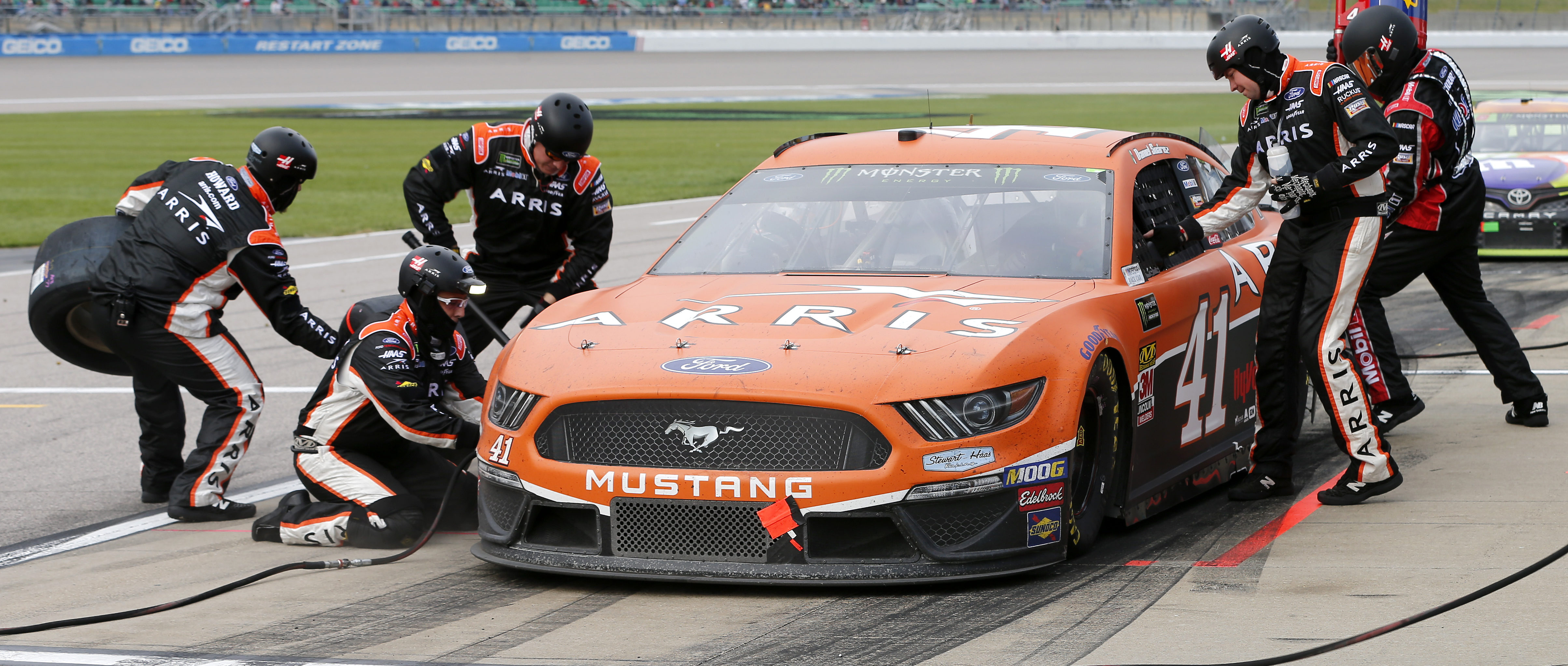 Accident In Final Laps Ends Suárez's Day At Kansas - Daniel Suárez